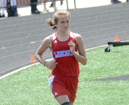 Wings on her heels: Lucy Singleton stuns field to win 800 regional ...