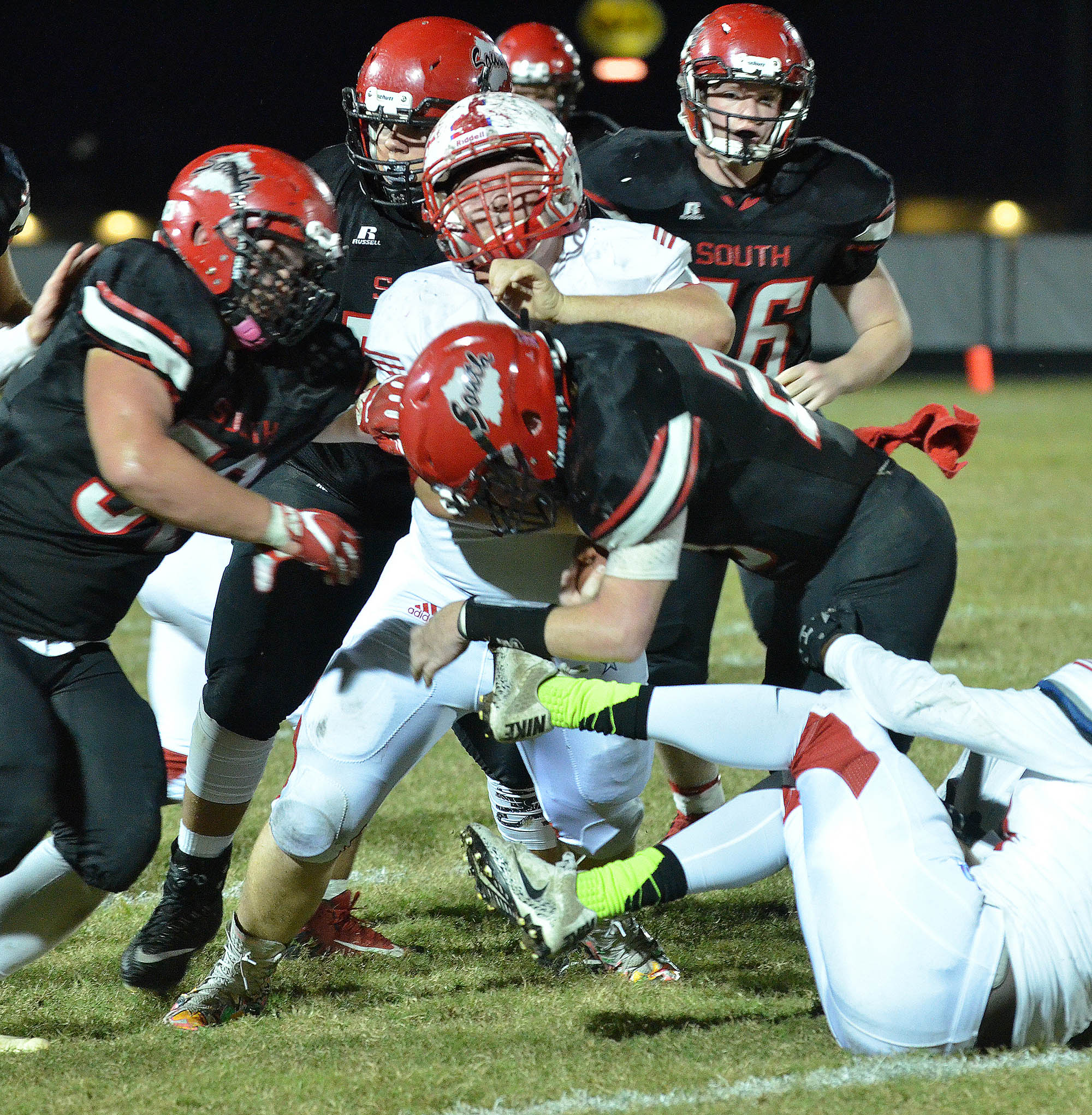 Lincoln comes up short at South Laurel; falls 33-27 | The Interior Journal